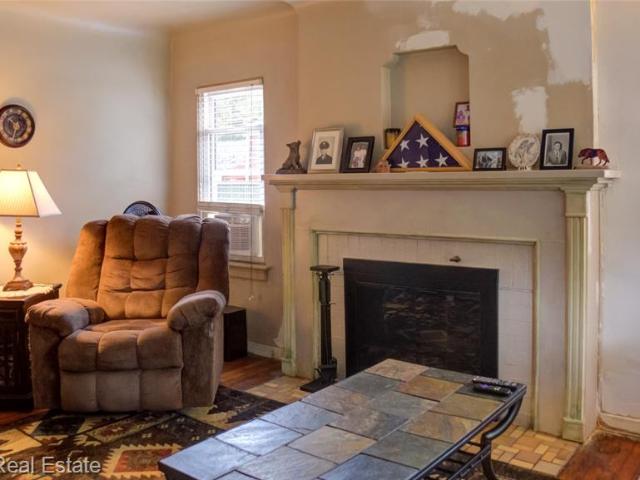 1515 Casimir Street