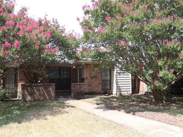 1515 Cherrycrest St, Dallas, TX 75228