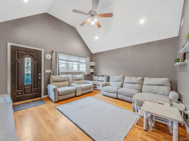 1515 Cross Bay Boulevard