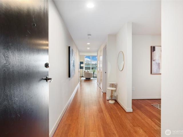1515 Dock Street # 204