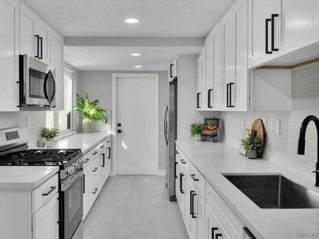 1515 Goldrush Way, Oceanside, CA 92057