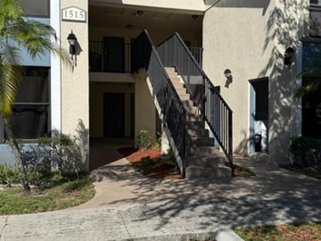 1515 Lake Crystal Dr Apt B, West Palm Beach, FL 33411