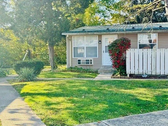 1515 Lakehurst Dr, Fort Wayne, IN 46815
