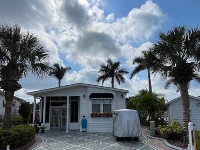 1515 Ruby Lake Point, Naples, FL 34114