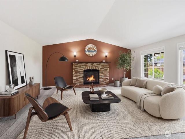 1515 rd Street E