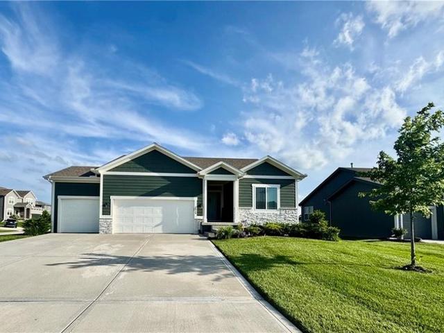 1515 SW Arbor Valley Dr, Lee's Summit, MO 64082