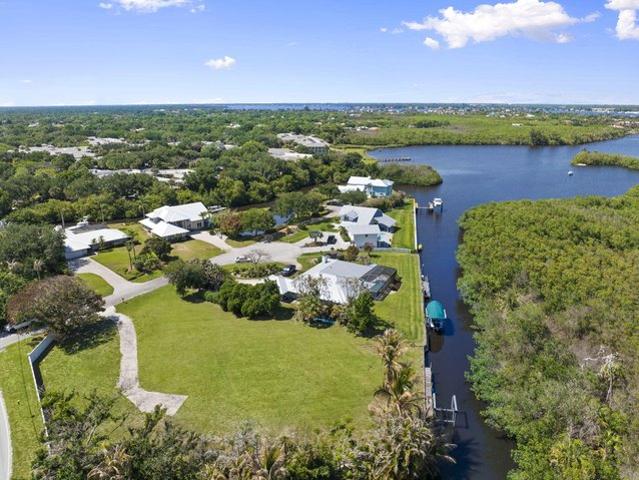 1515 SW Pendarvis Ct, Palm City, FL 34990