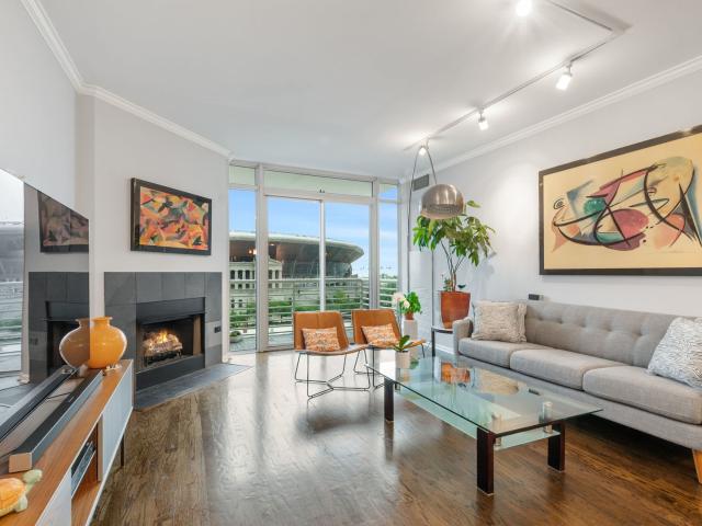 1515 S Prairie Avenue # 811