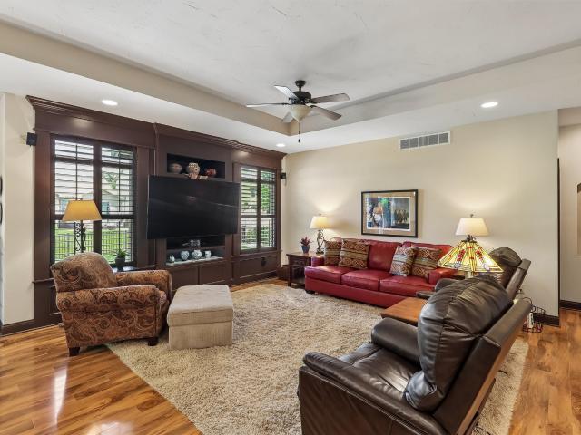 1515 SE Greenbriar Circle