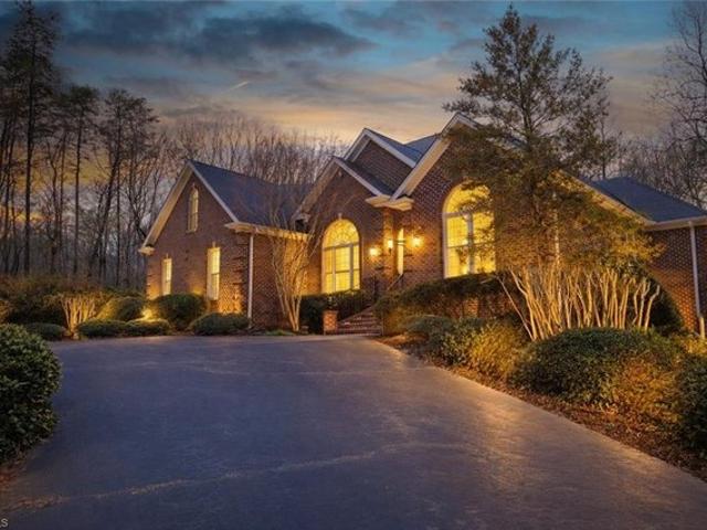 1515 Timber Creek Ln, Kernersville, NC 27284