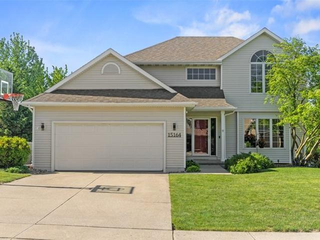 15164 Hawthorn Dr, Clive, IA 50325