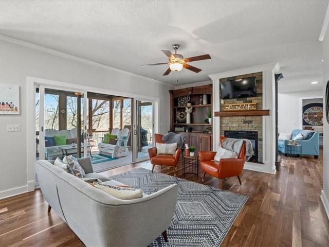1516 NE 92nd Ter, Kansas City, MO 64155 | Compass