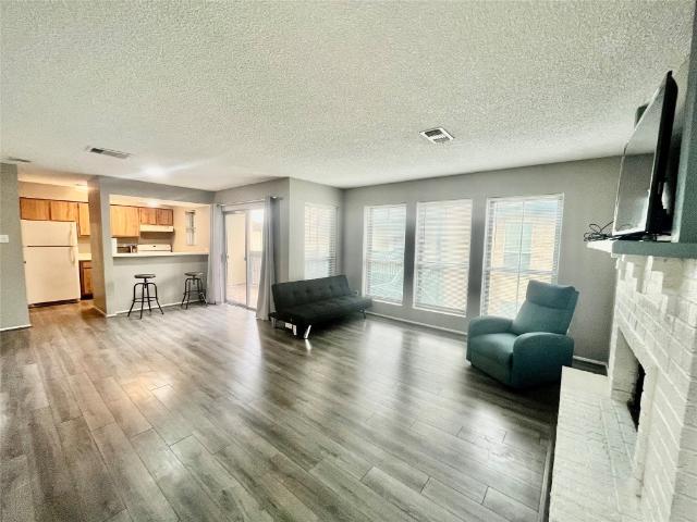 1516 Bay Area Blvd, Unit A8, Houston, TX 77058 | MLS #4640 | Compass