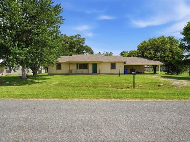 1516 Coreze St, Kinder, LA 70648