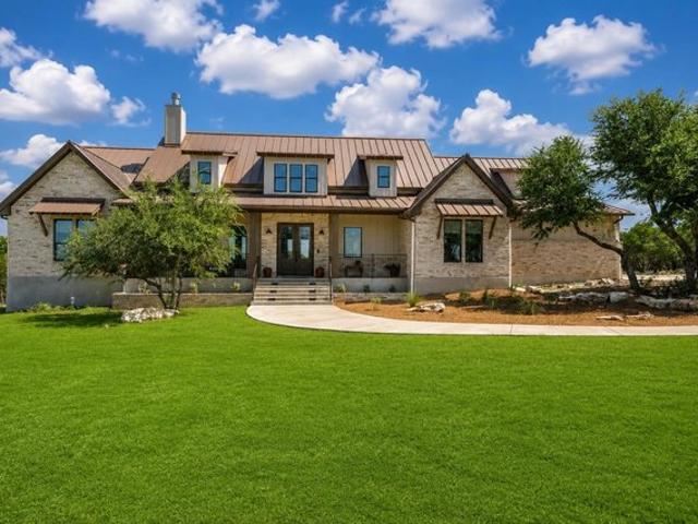 1516 E Flying Owl Dr, Johnson City, TX 78636