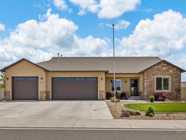 1516 Hickory Dr, Montrose, CO 81401