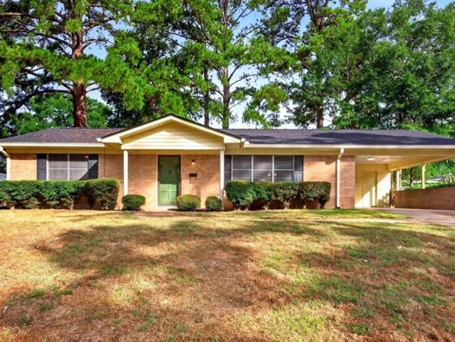 1516 Peterson Ln, Henderson, TX 75654