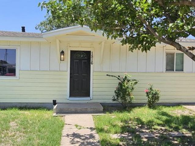 1516 Pontiac Dr, Roswell, NM 88201