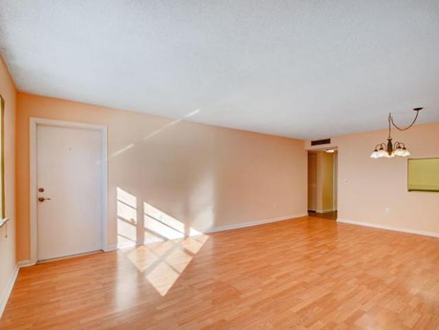 1516 S Lakeside Dr #112, Lake Worth Beach, FL 33460
