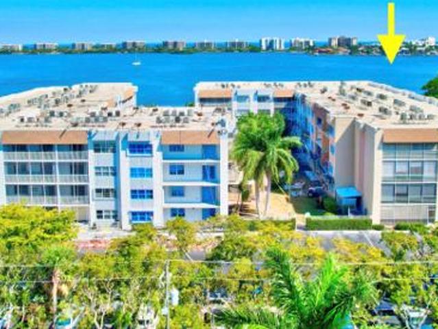 1516 S Lakeside Dr #218, Lake Worth Beach, FL 33460