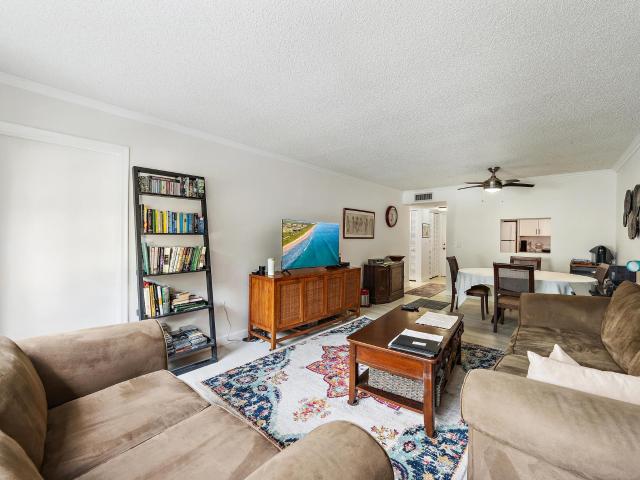 1516 S Lakeside Dr, Unit 207, Lake Worth Beach, FL 33460 | MLS #R11159