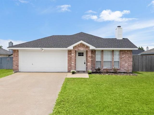 1516 S Rockwall Ave, Terrell, TX 75160