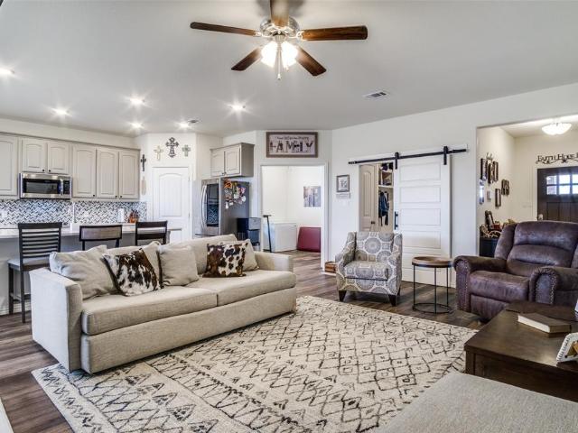 1516 Shindig Court