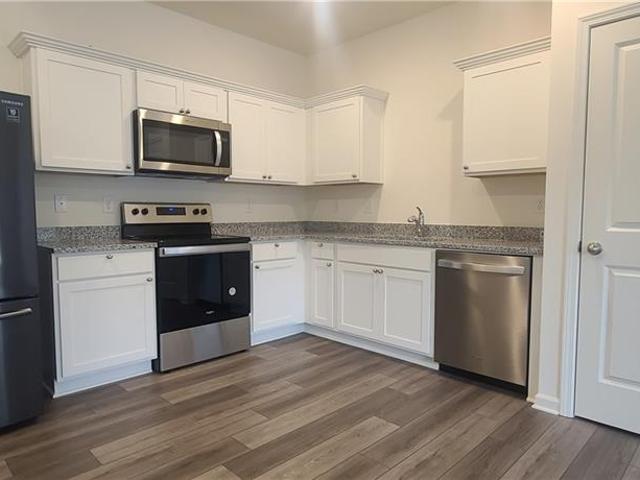 1516 Vernon Boulevard