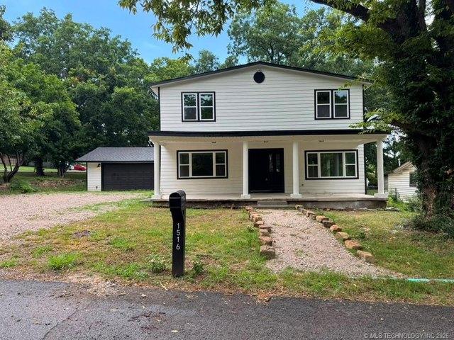 1516 W School St, Claremore, OK 74017