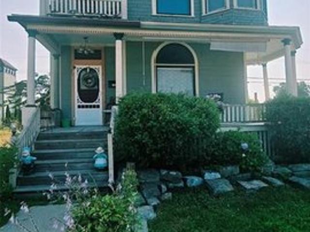 1516 6th St, Port Huron, MI 48060