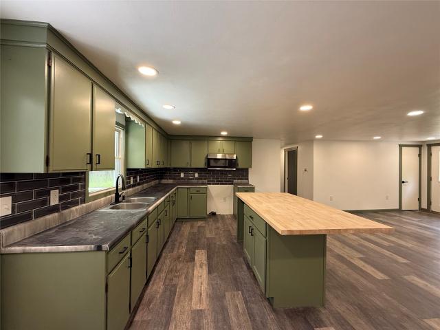 15176 LYONS Road