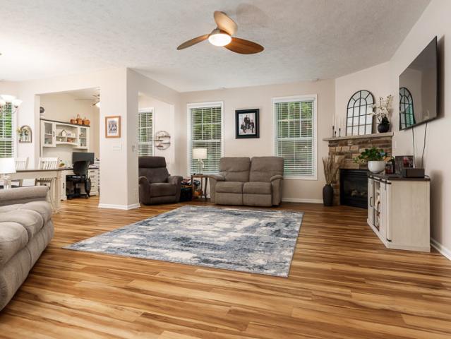 1517 meadowlark lane
