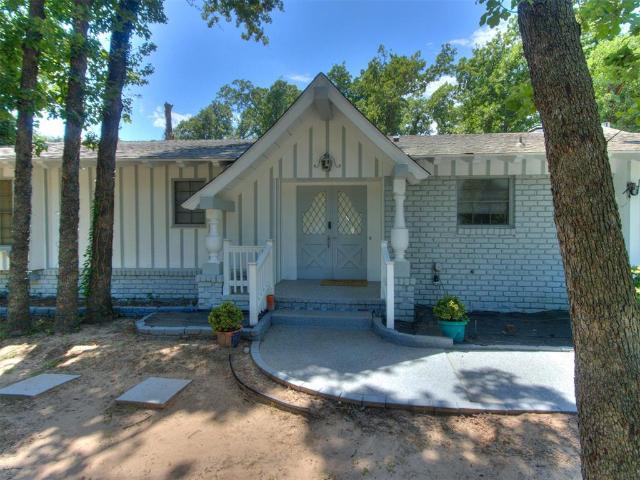 1517 N Fordson Drive