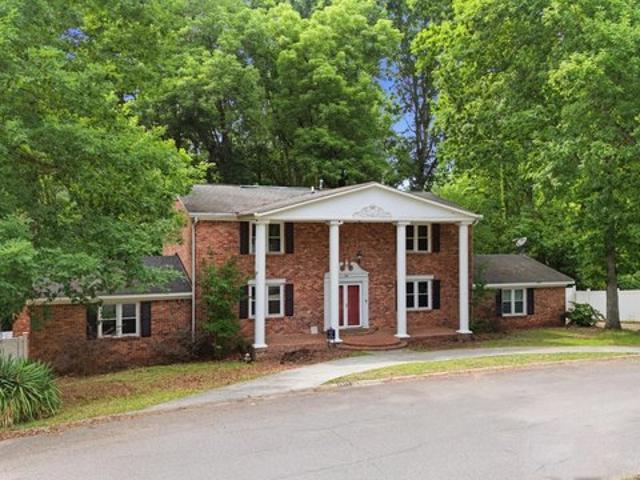 1517 N Woodstream Rd, Columbia, SC 29212