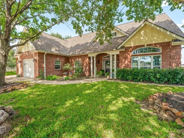 1517 Oakwood Dr, Stephenville, TX 76401