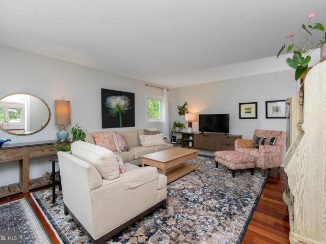 1517 Beverly Terrace