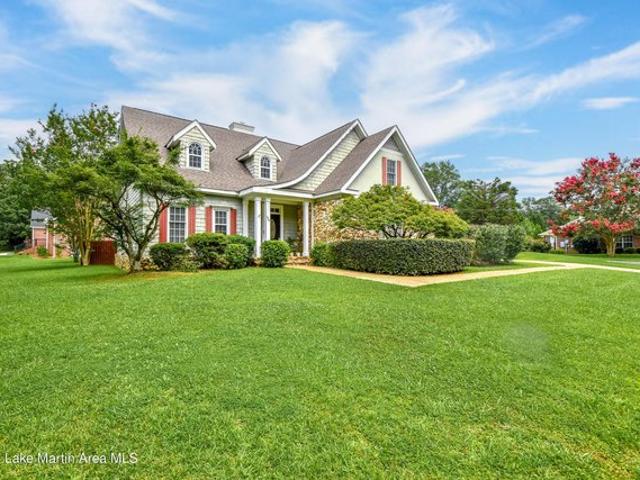 1517 Briarwood Dr, Alexander City, AL 35010