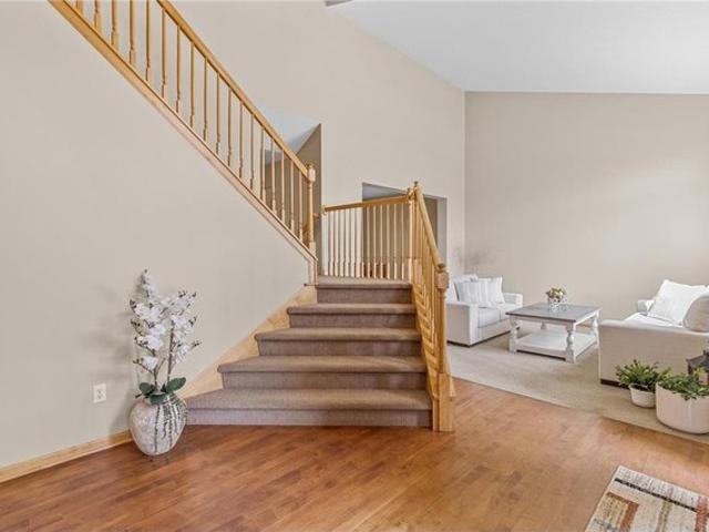 1517 Covington Ln, Eagan, MN 55122