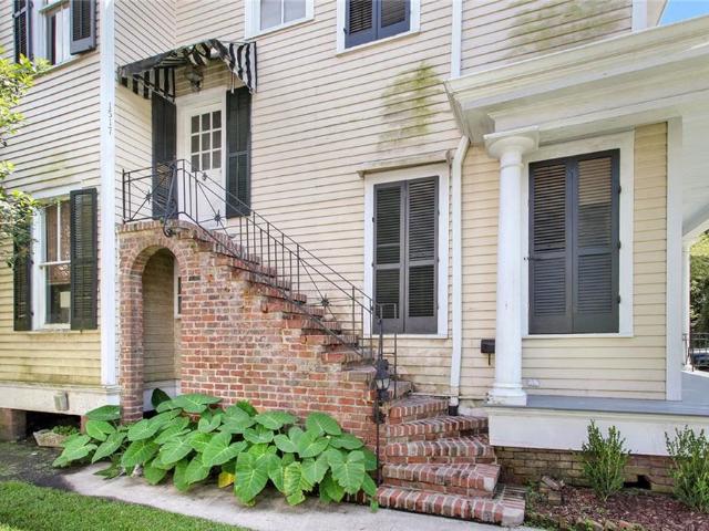 1517 Dufossat Street