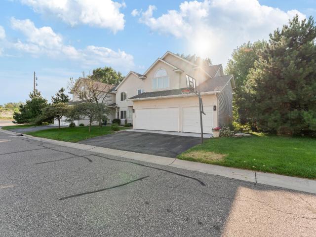 1517 Deerwood Bend