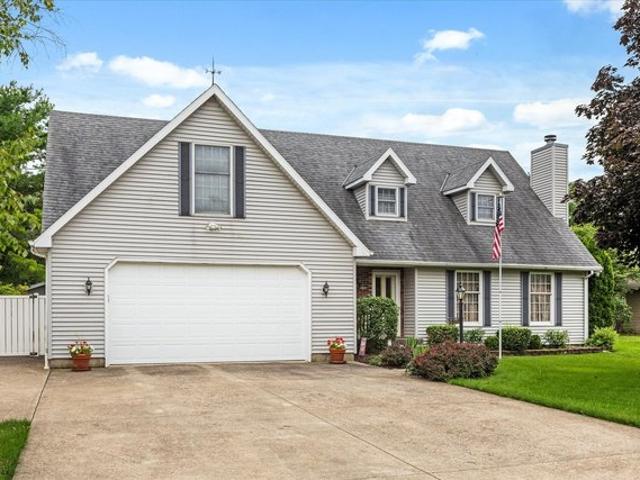 1517 E 1st St, Streator, IL 61364