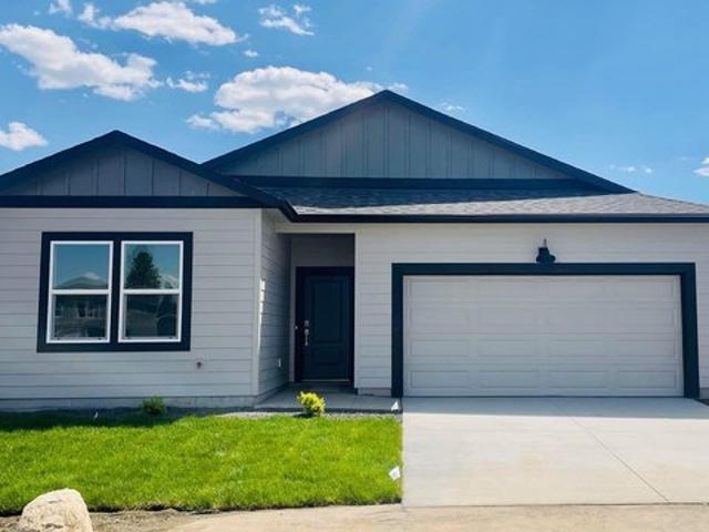 1517 E A St, Deer Park, WA 99006