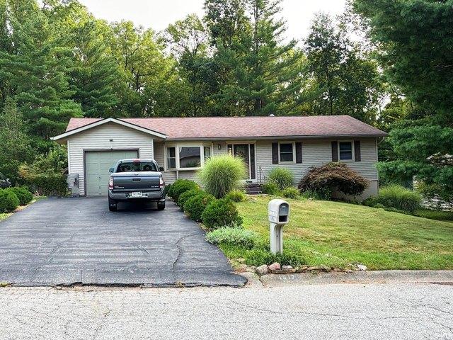 1517 E Elliston Dr, Bloomington, IN 47401