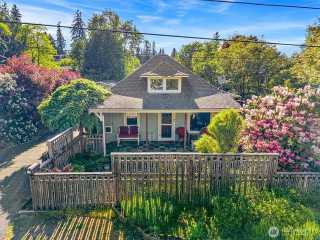 1517 Fairview St, Bellingham, WA 98229