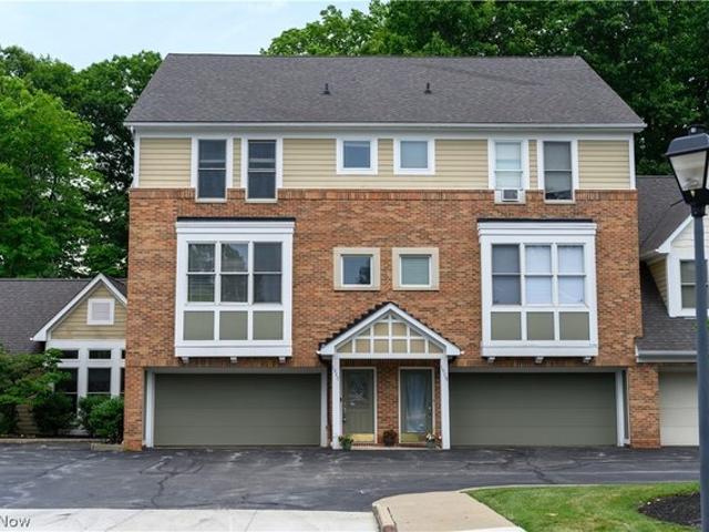1517 Huntington Ln, Cleveland Heights, OH 44118