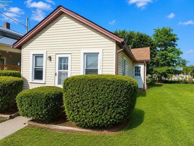 1517 Harrison St, Sandusky, OH 44870