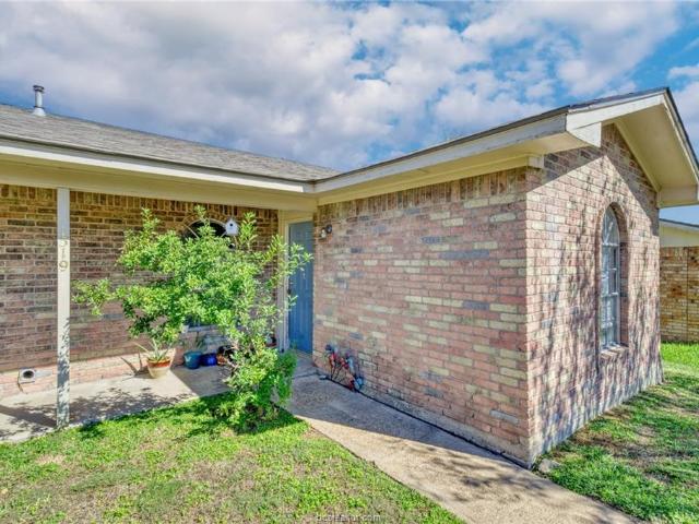 1517 Hillside Drive