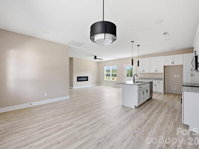 1517 Robin Road
