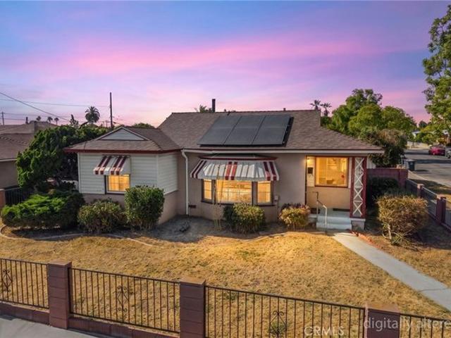 1517 W Borchard Ave, Santa Ana, CA 92704