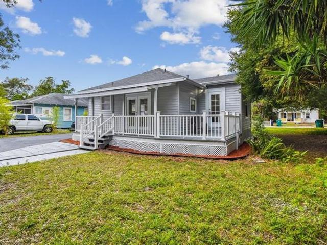 1517 5th St W, Palmetto, FL 34221